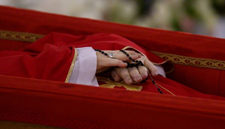 Vatican : la date de l'inhumation du pape François dévoilée - Lanatayaise